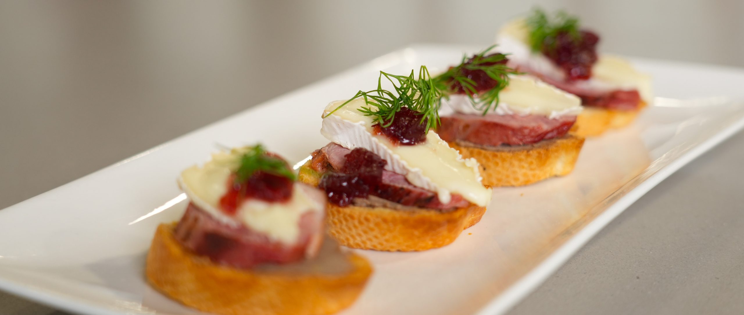 Christmas Appetizer Smoked Duck Crostini with Camembert and Cranberry ...